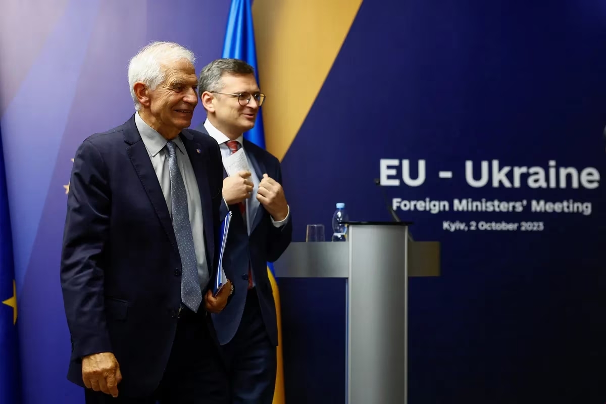 E.U. Stands With Ukraine Amid Shaky Western Support - Politics Essay Topics | AcademicHelp.net