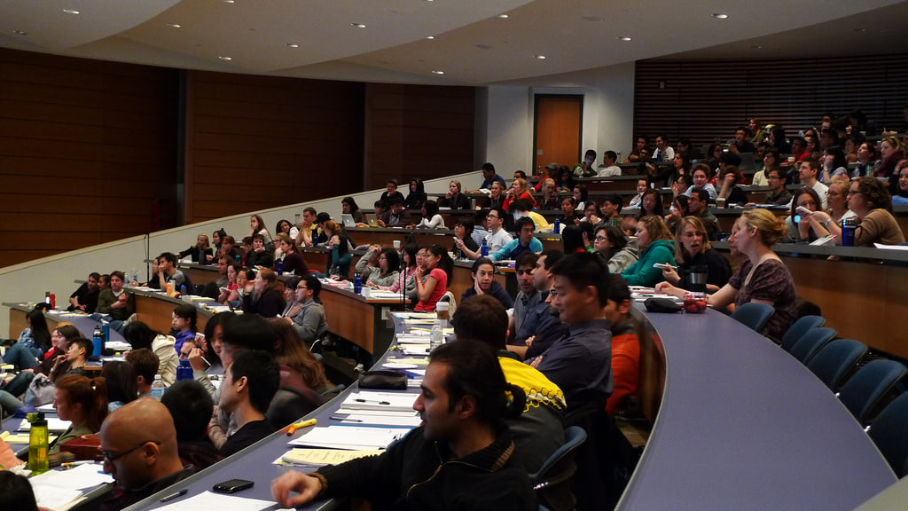 How Many Classes Should I Take A Semester? | AcademicHelp.net